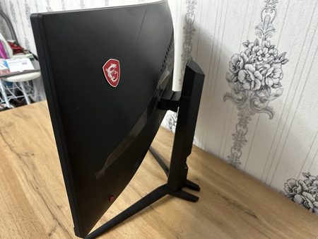 Игровой монитор MSI Optix MAG272CQR