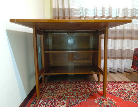 Продаю стол-книжка, раскладной стол