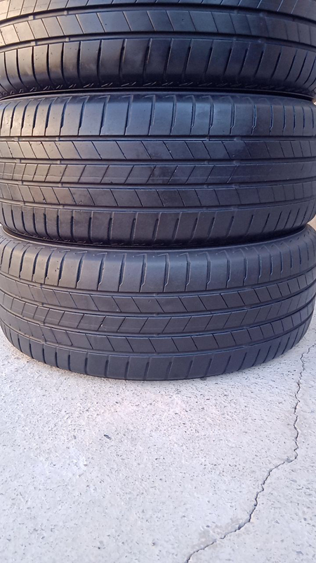 215 55 R17 Shina Brijistone