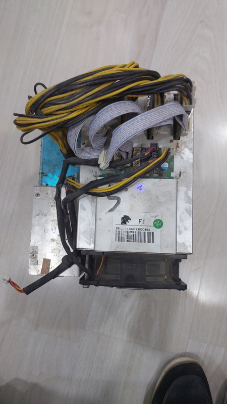 Mayning ferma ASIC F1