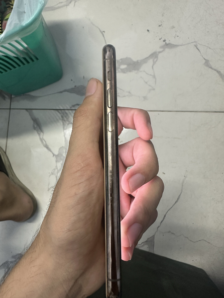 iPhone 11 pro variantga ham beriladi 6 oy garantiyasi bor