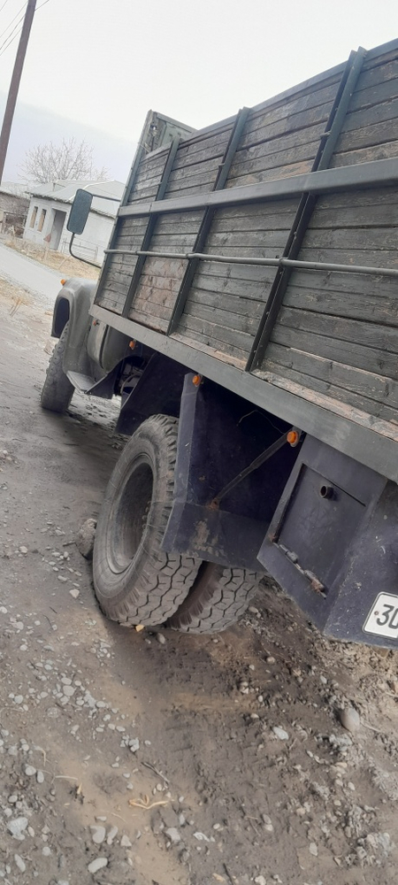 Zil 130. Mator qilingan yangi. Ural mator. Zadnimost vengerskiy.