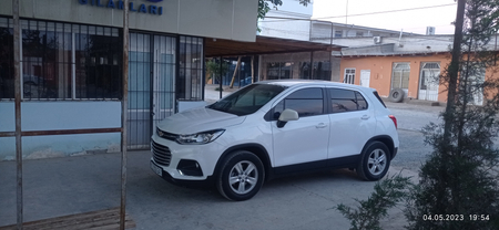 Treker 1 sotiladi 2019 Yil LTZ