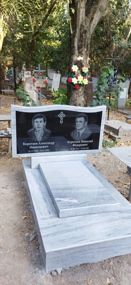 Изготовление Памятников из натурального гранита и мрамора,.