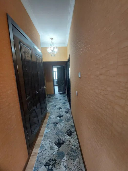 Мирзо-Улугбек.  3/1/5. 72м². Ор/р. РЕСТОРАН DUNYO. Z.