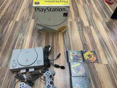 Playstation 1 с играми. scph5502