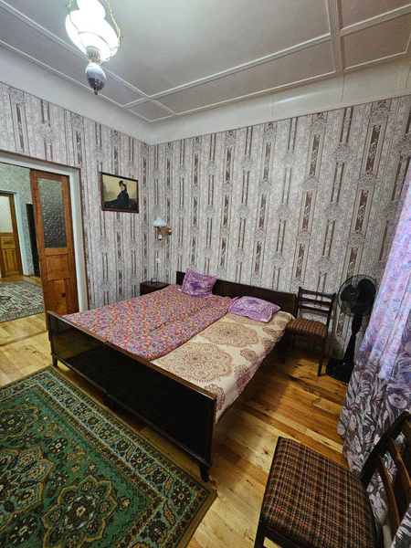 Срочно на Бадамзар махалле продаётся дом.