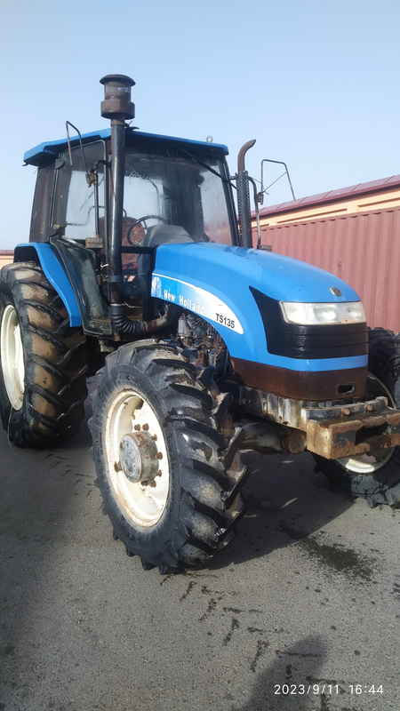 Traktor New Holland sotiladi. 150 mln