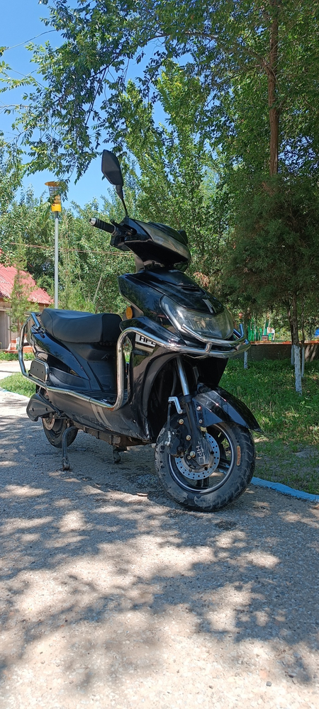 Skuter srochna sotiladi