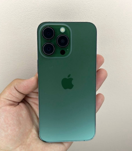 Iphone 13 pro green