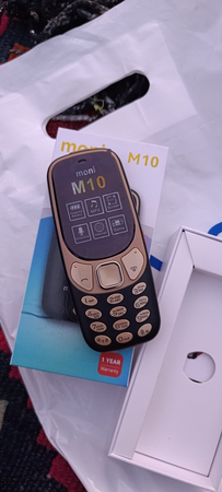 Moni M10 yangi telefon