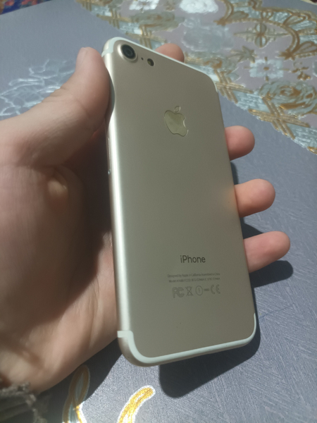Iphone 7.    Xitoy varianti