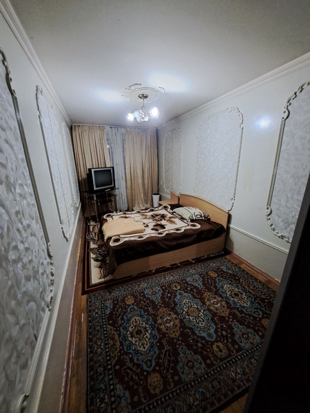 Чиланзар г9а 2/3/4 
Балкон 1,5х3
Смежка
Фотки старые, 
В квартире есть