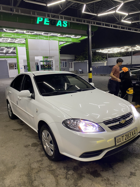 Gentra 2016 oq srochna sotiladi