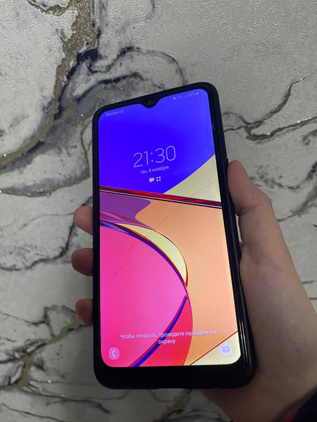 Samsung A 10 sotiladi 650 ming