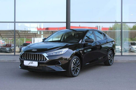 JAC J7 lift-back ихчам автомобил энди сотувда мавжуд.