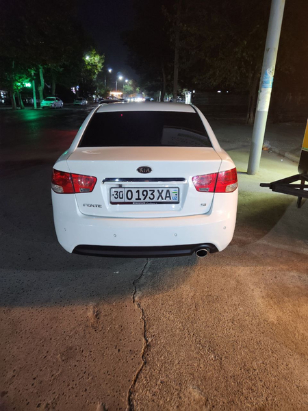 Kia forte si 1,6 автомат атмосферный