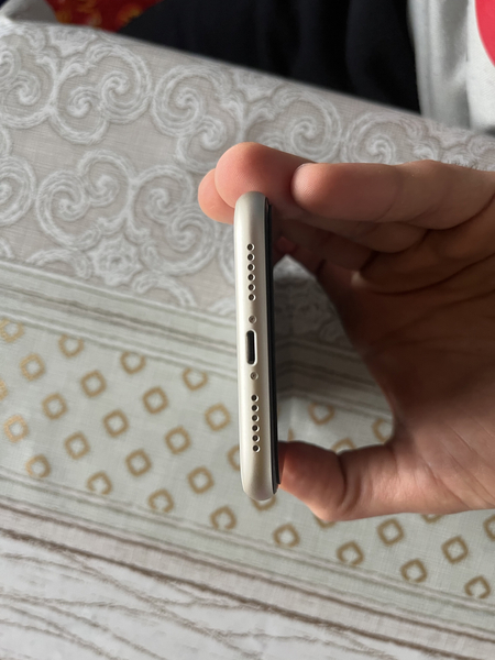 Iphone 11 64 GB white (Айфон 11 64 гб белый цвет)