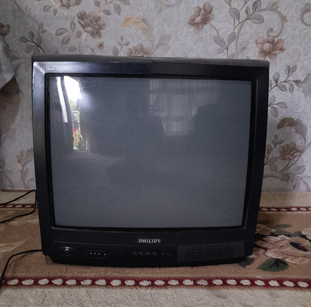 СРОЧНО ПРОДАЁТСЯ  телевизор Philips !!!