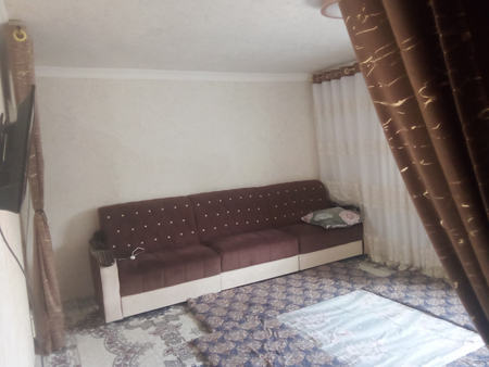 3 Honali dom 2 etajli 2 etaj remonti Juda yaxshi Srochni Sotiladi.