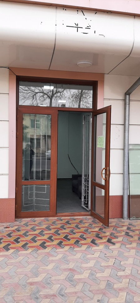 Сдаётся место под оффис