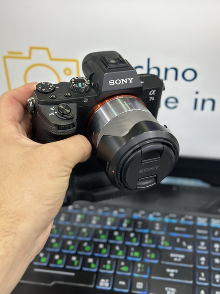 Sony A7 II 50mm 1.8 obektivi bilan