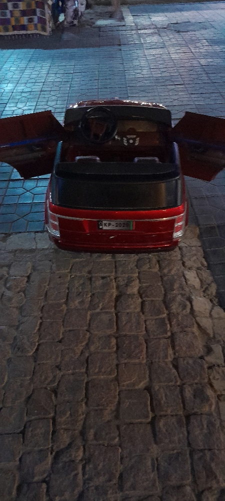 Продоётся Детская машинка Lend Rover