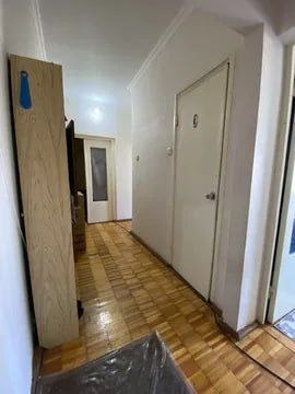 Кушбеги  2/5/5 раздельные комнаты  балкон  50кв.м