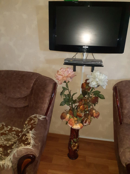 Сдаётся 1комната из 3х с хозяйкой для муж.