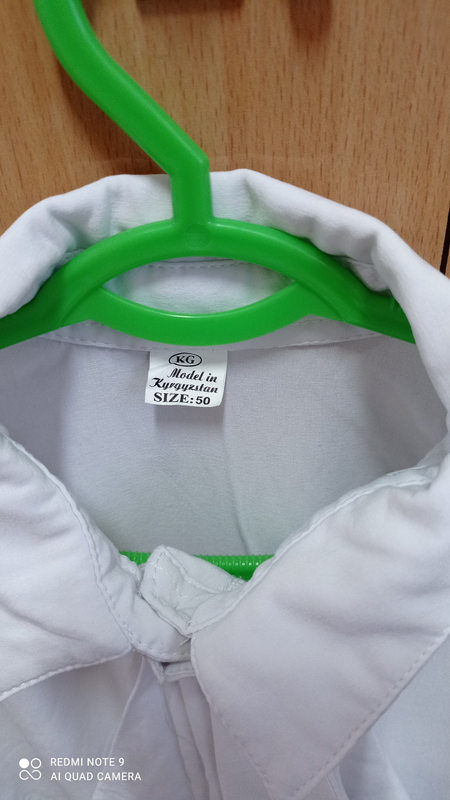 Рубашки в школу 48,50,L,158  в хорошем состоянии