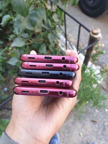 Samsung Galaxy S9 DUOS. OzU 4/64 GB Joyi. Holati Ideal. Bomba SKIDKALA