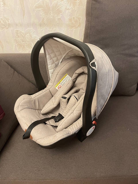 Продам детскую коляску 3 в 1 + авто кресло