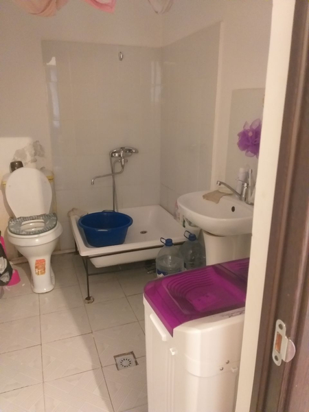 Hovli sotiladi 2 sotix katej