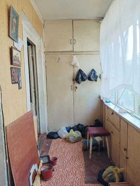 Продаю 3х комнатная 2 этаж Юнусабад 11 кв. метро Туркестан (м999)