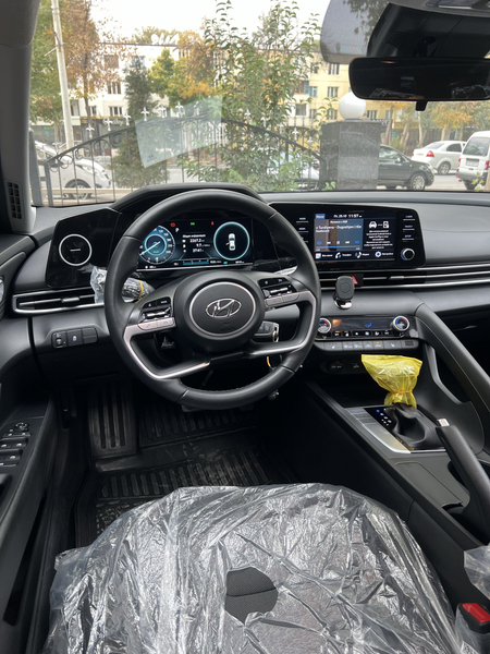 Hyundai Elantra 2022