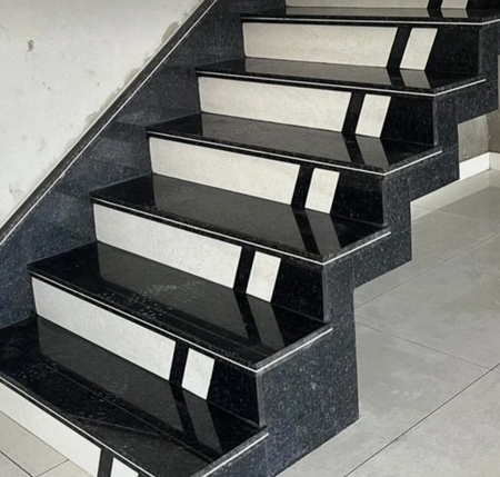 Продаём лестницы цвета на ваш усмотрение размер 1200×300×25×20