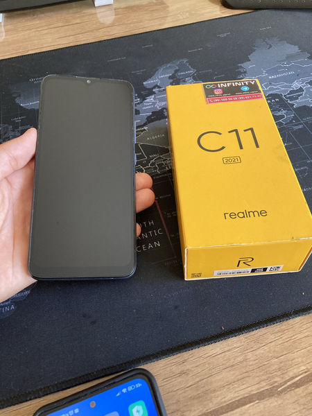 Realme C11 2021.