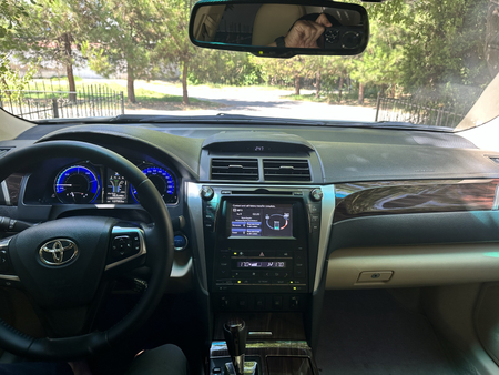 Toyota Camry Hybrid Full