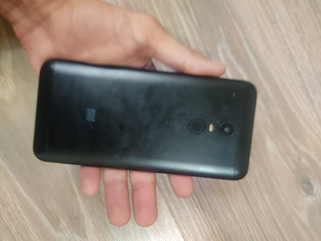 Redmi 5 plus 4 ga64 gb qarantia dam