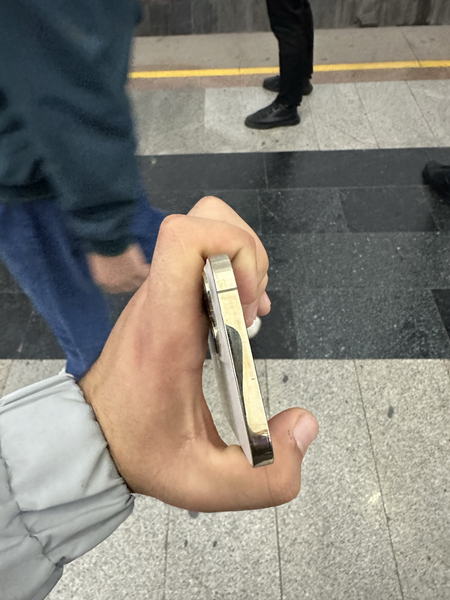 Iphone 13 pro max gold