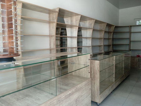Vitrina shkaf mebel