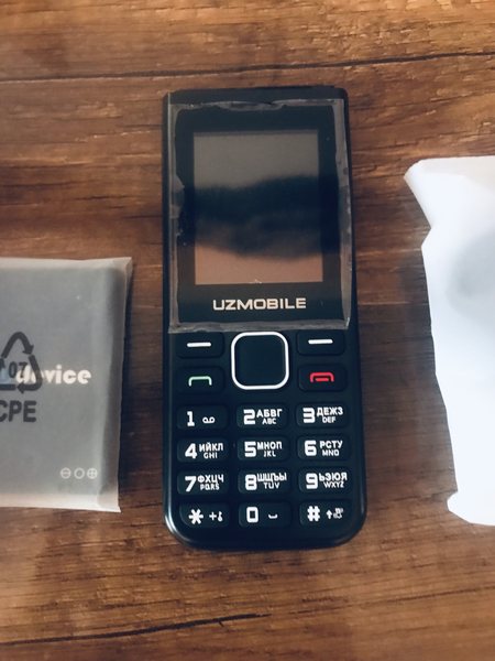 Telefon srochna sotiladi