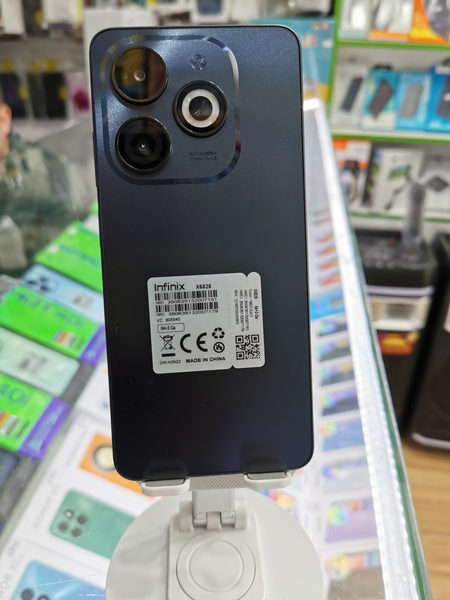 Infinix smart 8  64 gb sotiladi