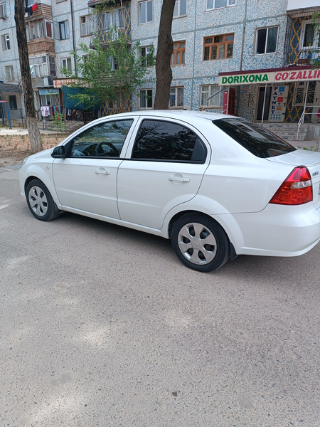 Сотилади Некси-3