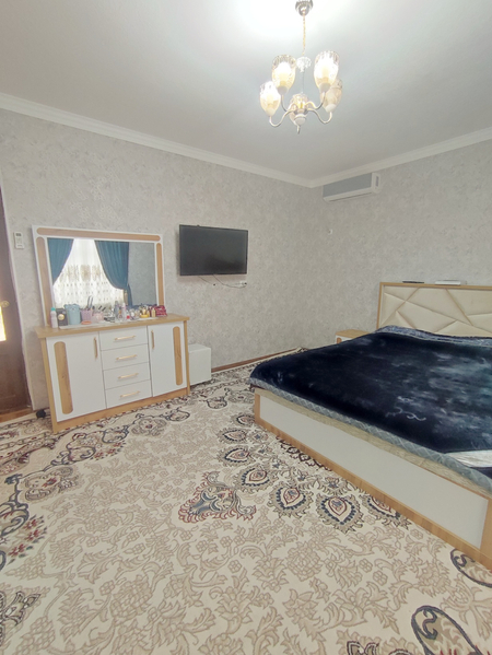 Участок с домом  4,3 сотки в Сергелийском районе, Жокей клуб