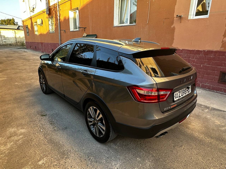 Lada Vesta SW Cross 1.8