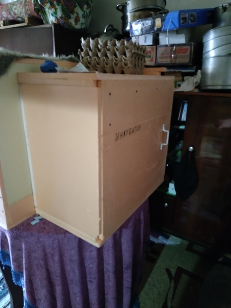 Продам 3 штуки инкубаторы.
