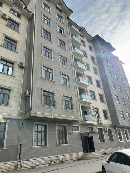 Жиззах шахрида новостройка домда 4 хоналик квартира сотилади