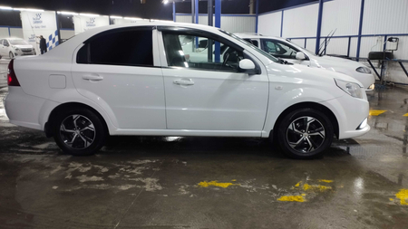 Nexia 3  oq rangli