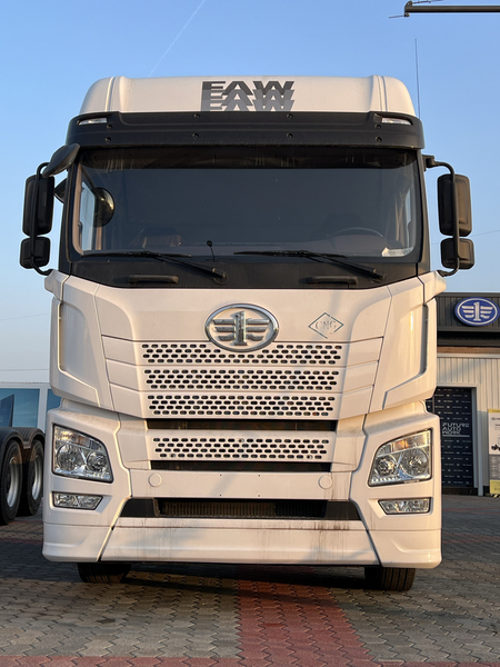 FAW TRUCKS Фав тягач
